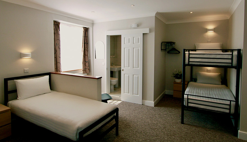 Superior Six Bed Room - Lords Hotel London