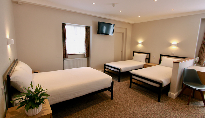 Superior Six Bed Room - Lords Hotel London